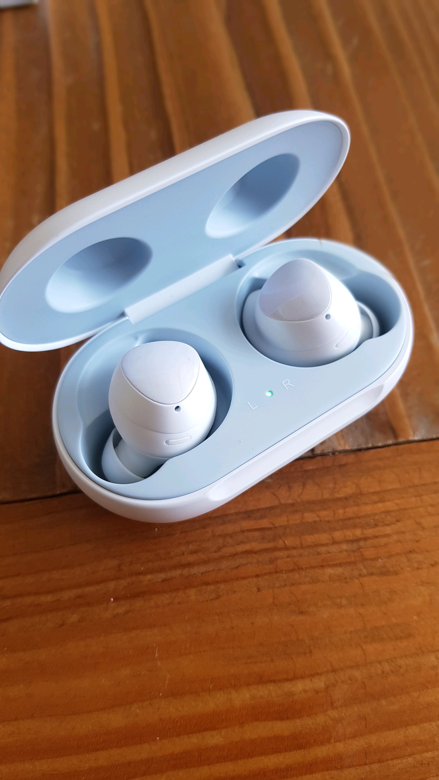 갤럭시 버즈 화이트 겟~ - Samsung Members