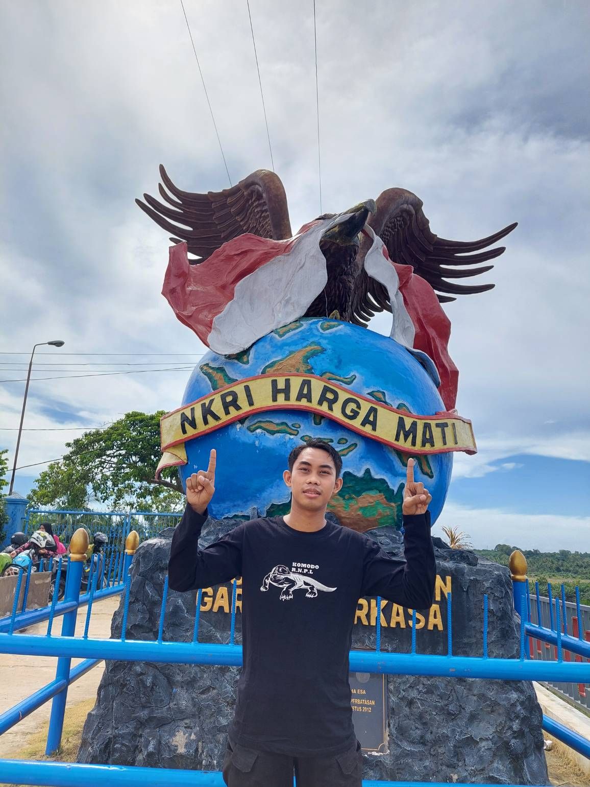 Tugu Perbatasan GARUDA PERKASA! - Samsung Members