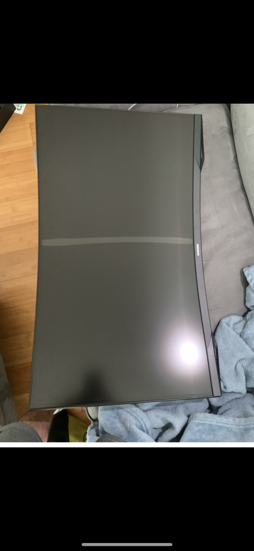 Curved internal screen crack brushed off as physic... - Samsung Members