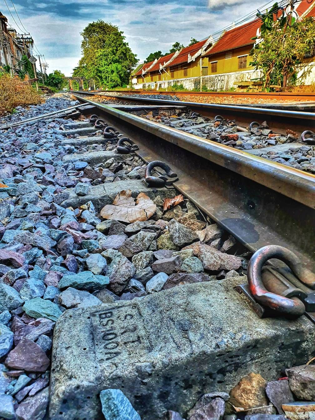 ริมทางรถไฟ - Samsung Members