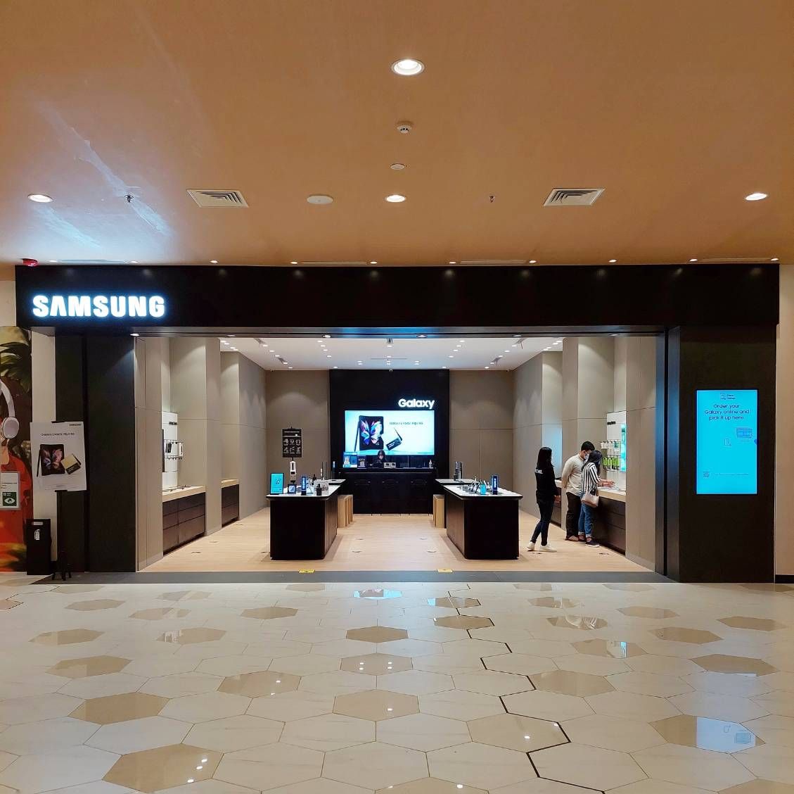 Samsung Experience Store Aeon Mall Tanjung Barat - Samsung Members