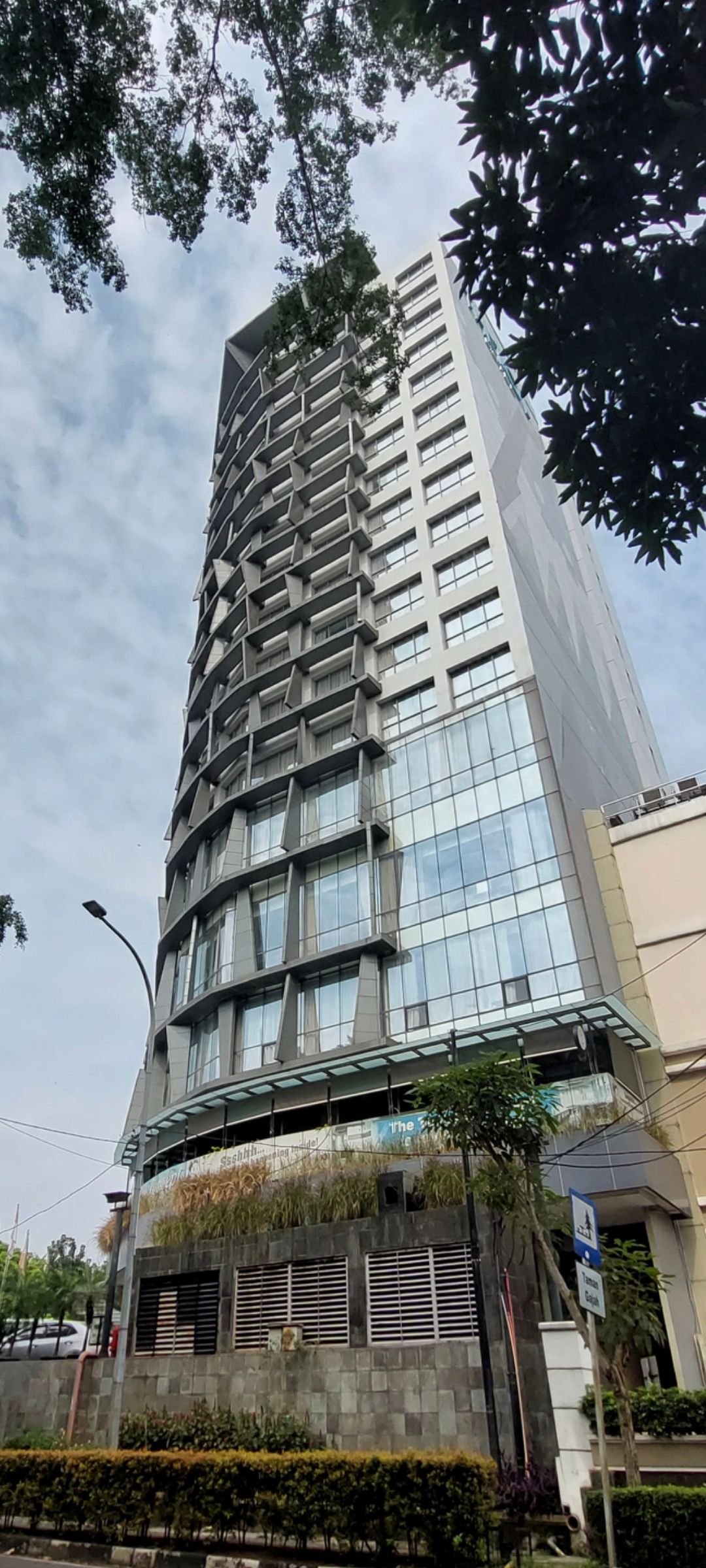 Gedung di Dharmawangsa Square - Samsung Members