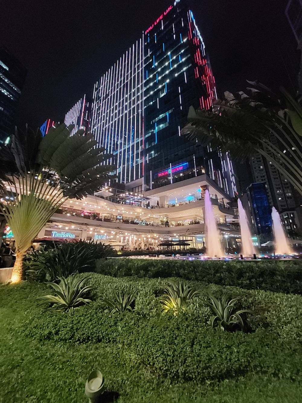 Uptown Mall, BGC - Samsung Members