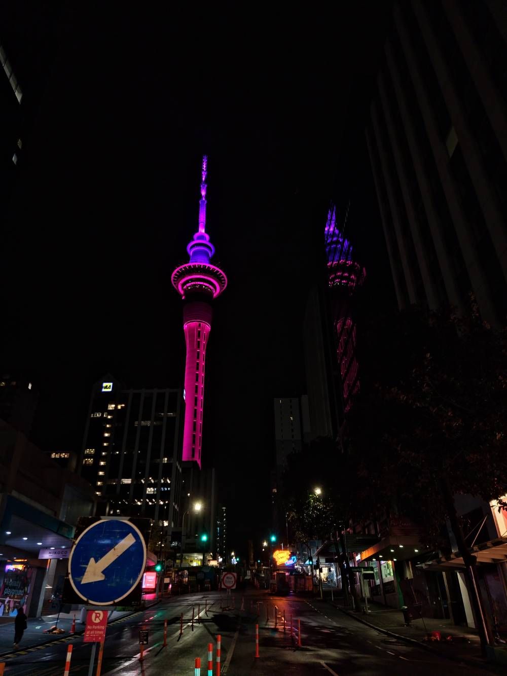 Reflecting the sky tower - Samsung Members