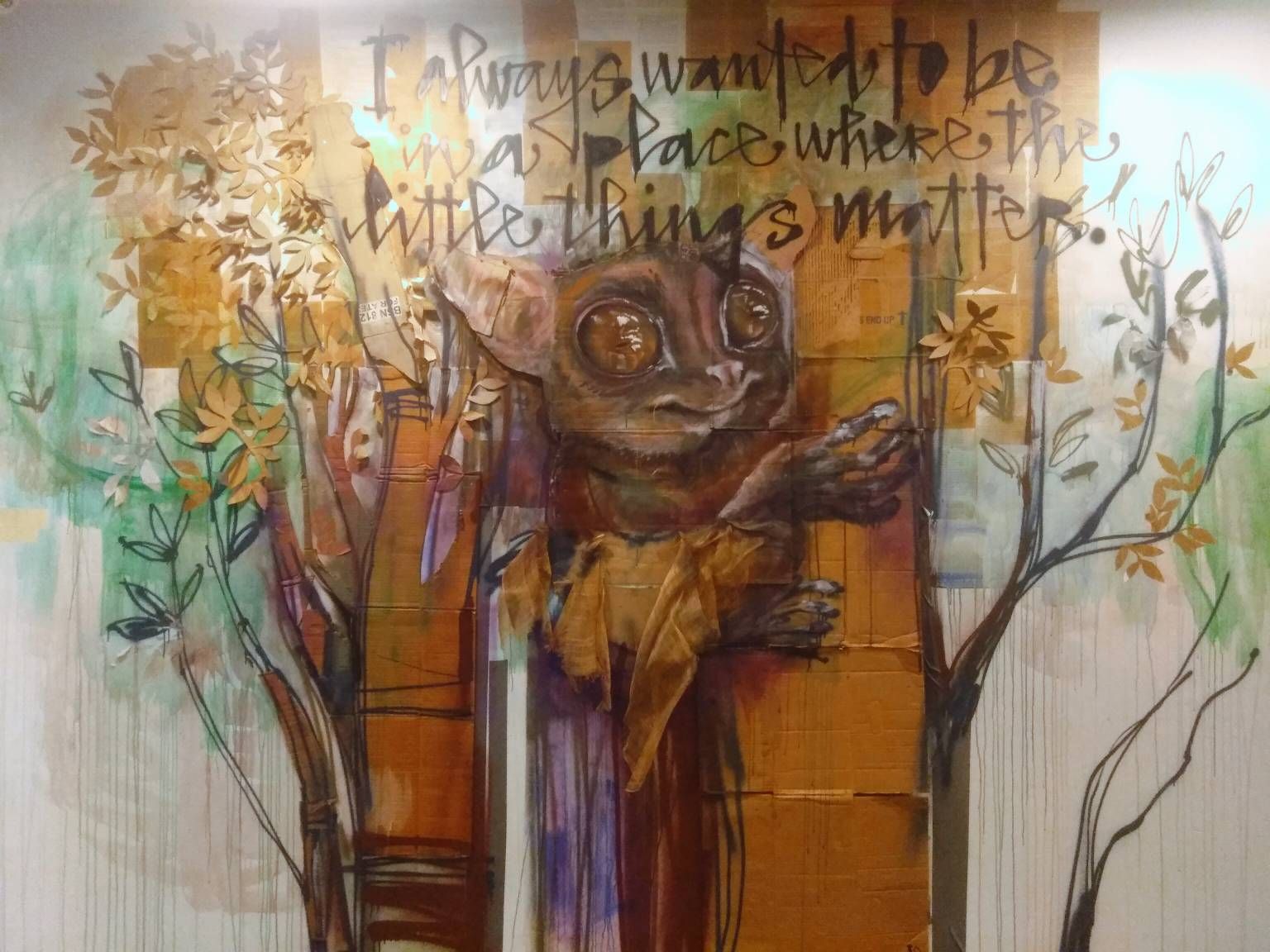 Wall art @ Fullybooked, Bonifacio High Street, BGC... - Samsung Members