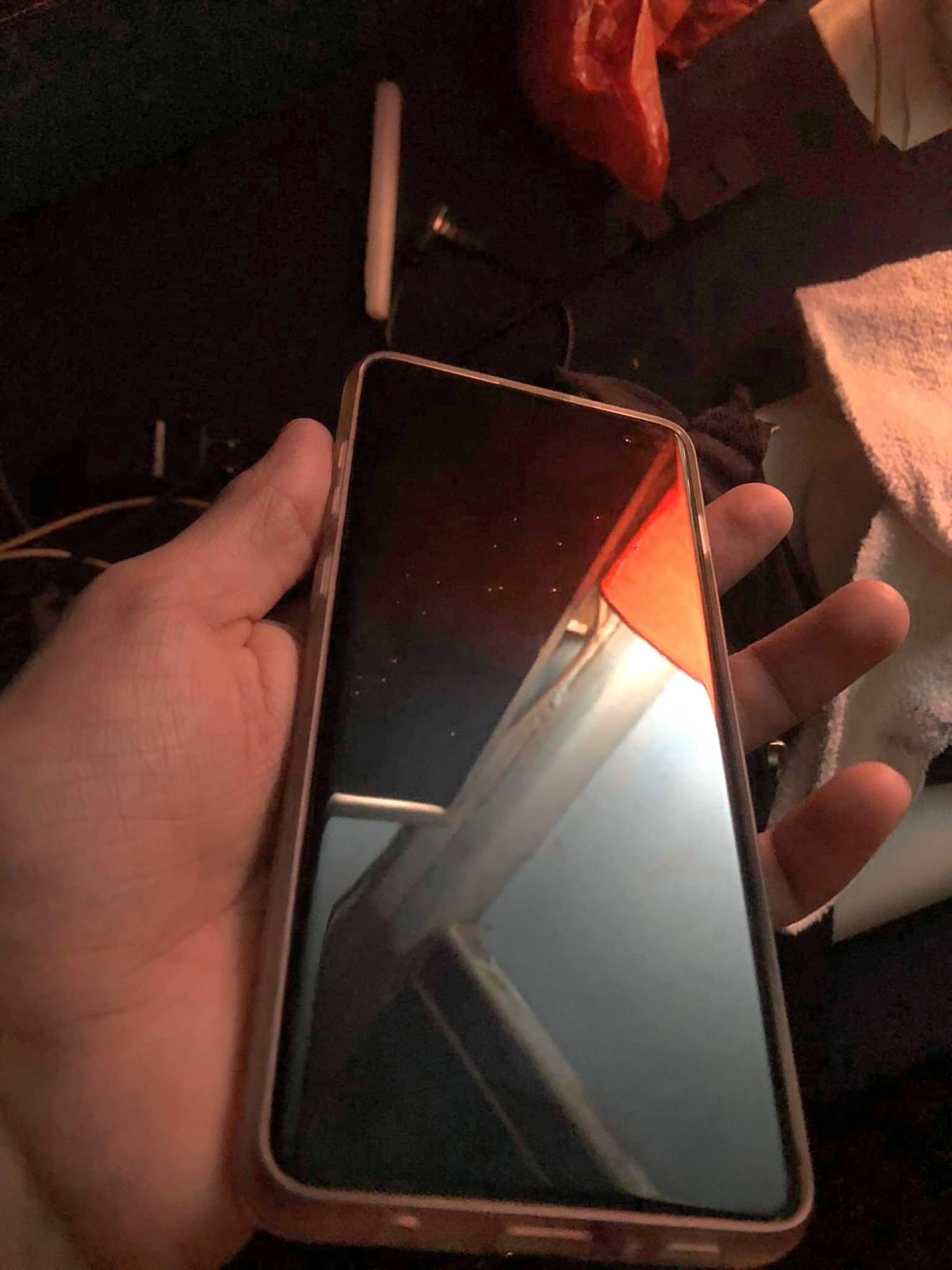 Granos o puntos en pantalla 🤔 - Samsung Members