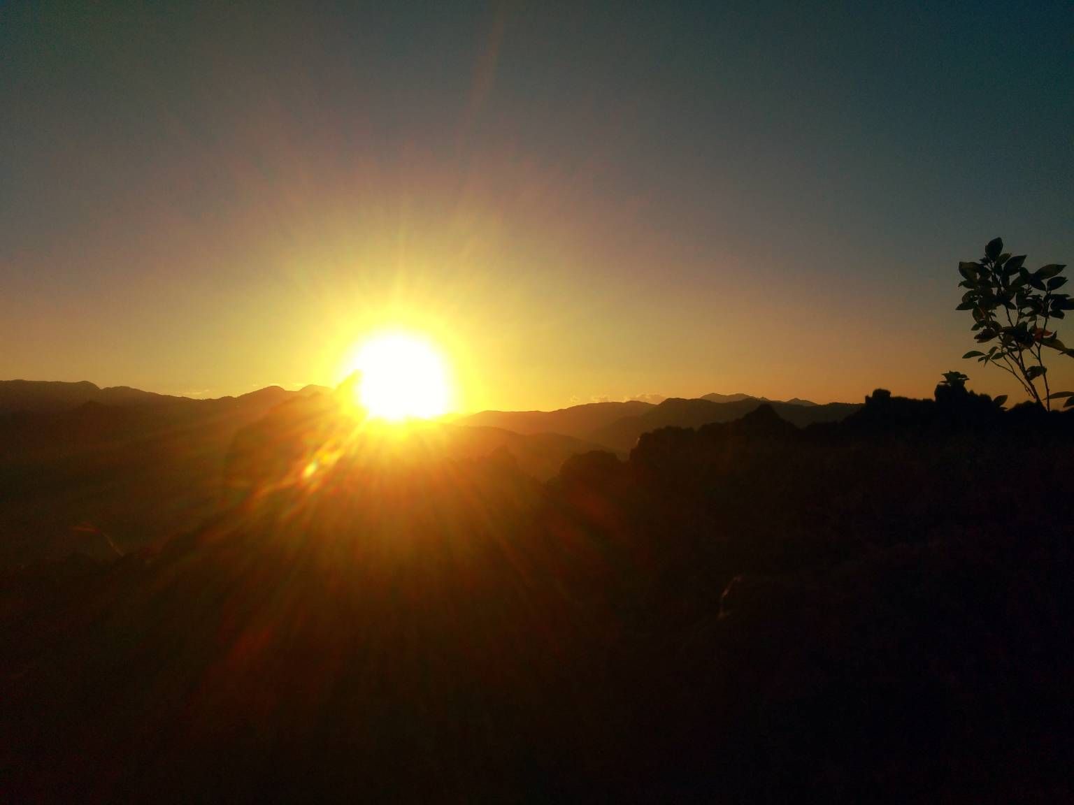 Sunrise @ Mt. Binicayan Summit, Rizal, Philippines - Samsung Members