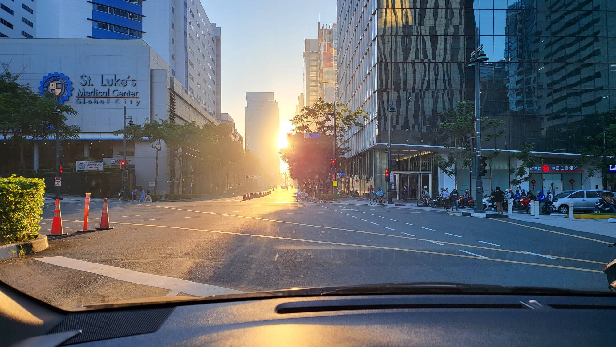 Sunrise @ Bonifacio Global City (BGC) shot on my s... - Samsung Members