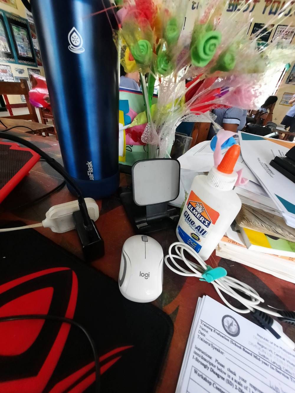 messy table 🫤🫤🫤 - Samsung Members