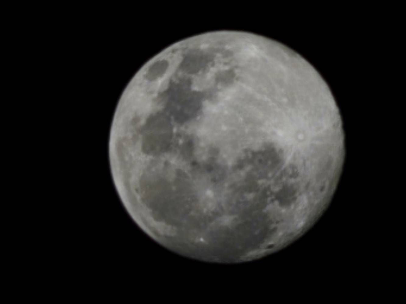 S23 Ultra Sample Moon Shots - Samsung Members