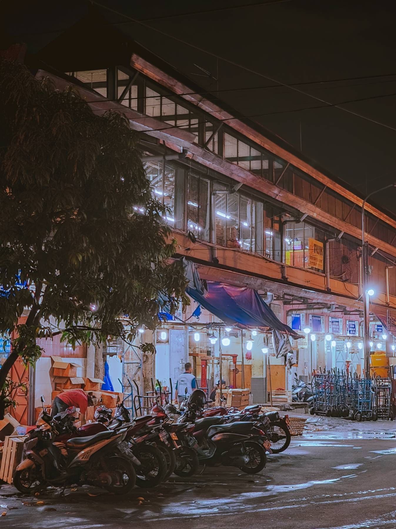 Sisi Timur Pasar - Samsung Members