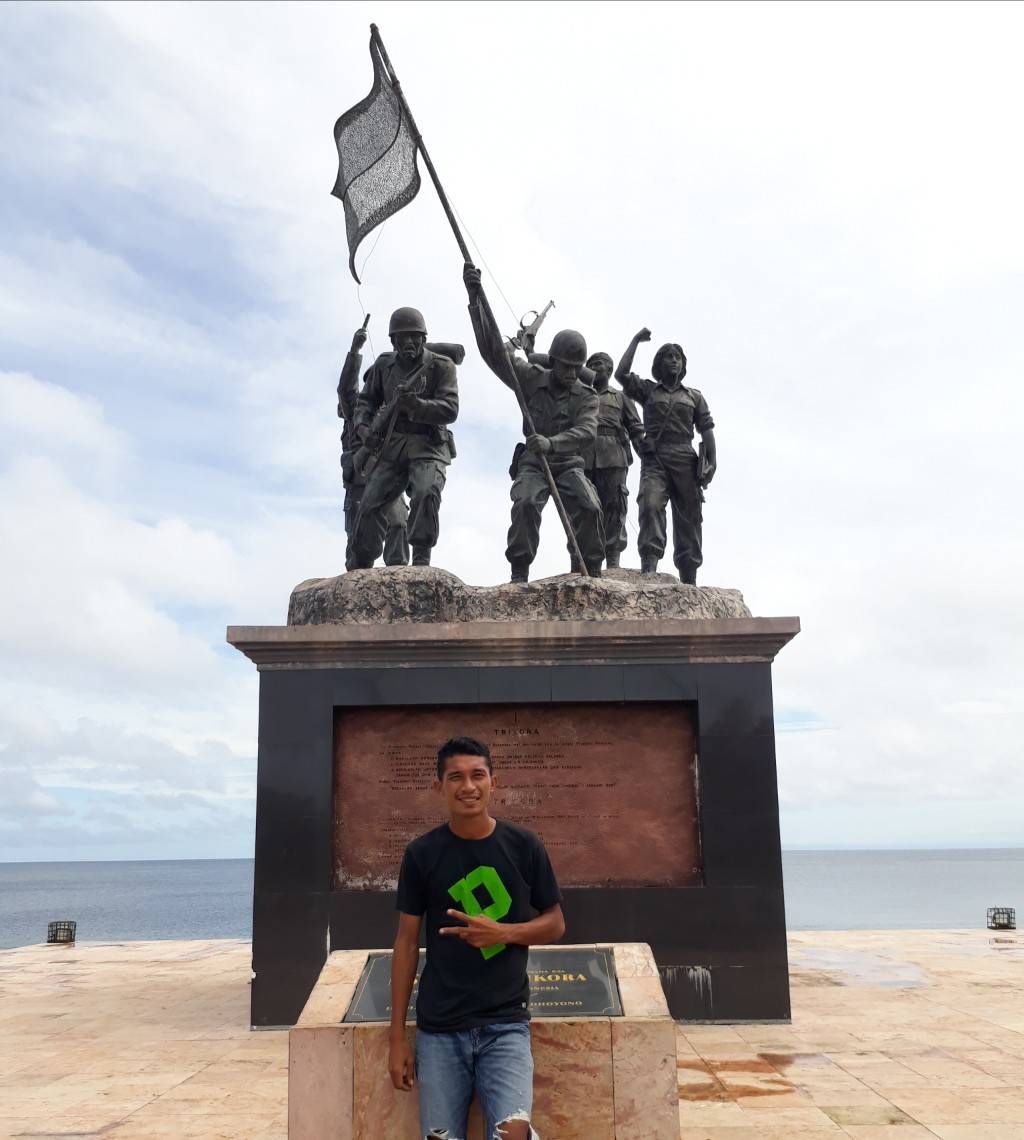 Monumen Trikora (Tri Komando Rakyat). - Samsung Members