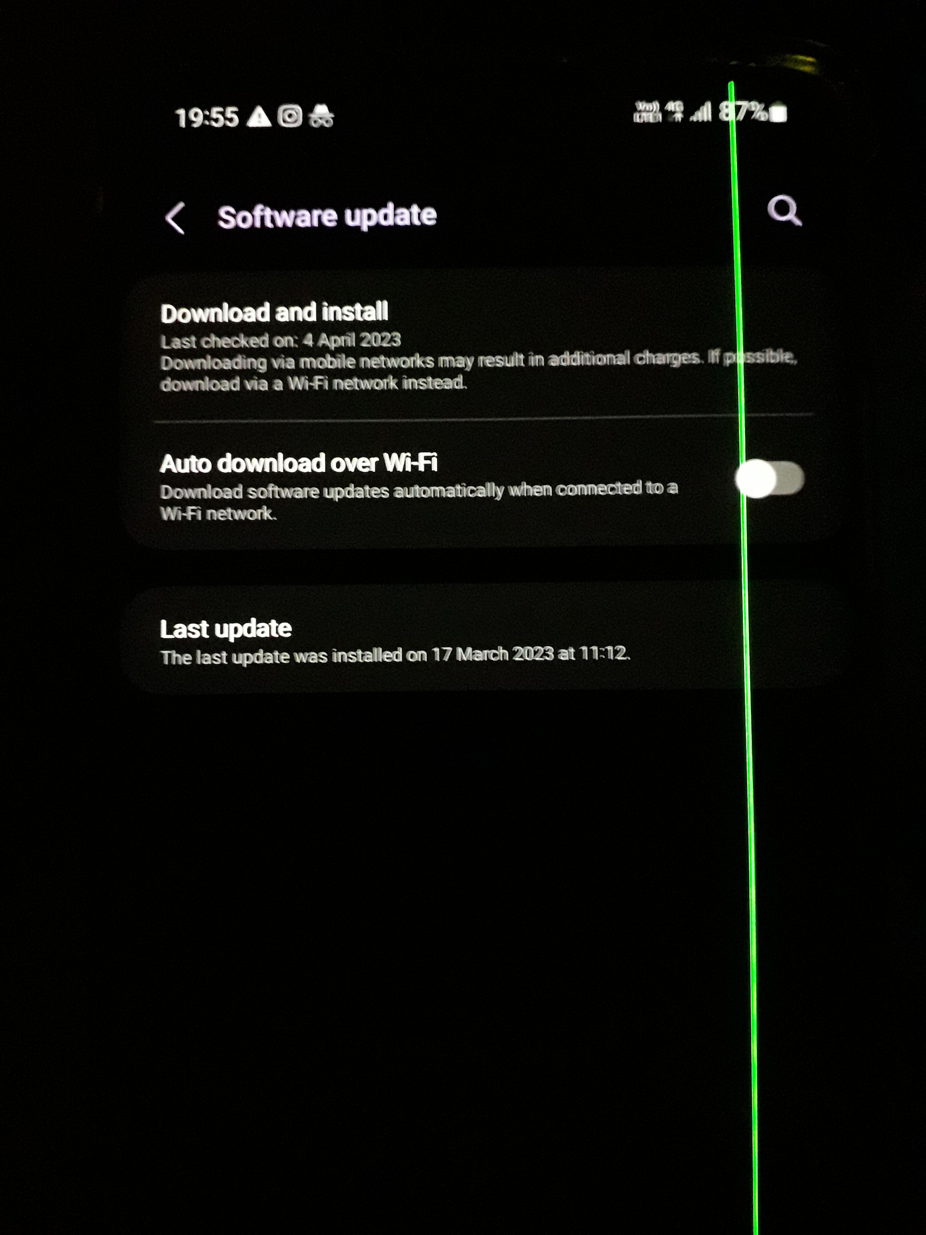 A green line problem on Screen - Samsung Members