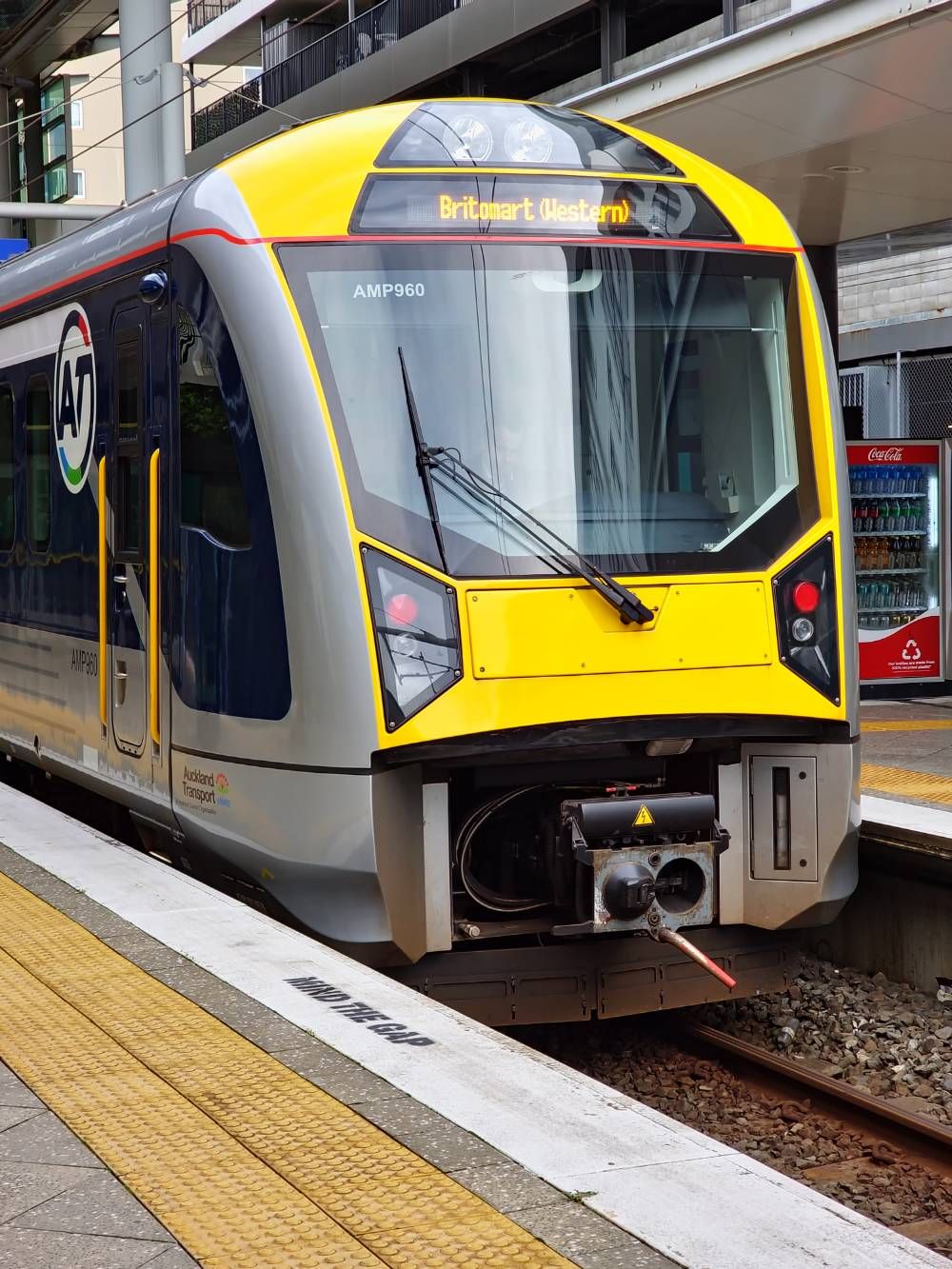 Train ride Auckland Expert Raw Camera - Samsung Members