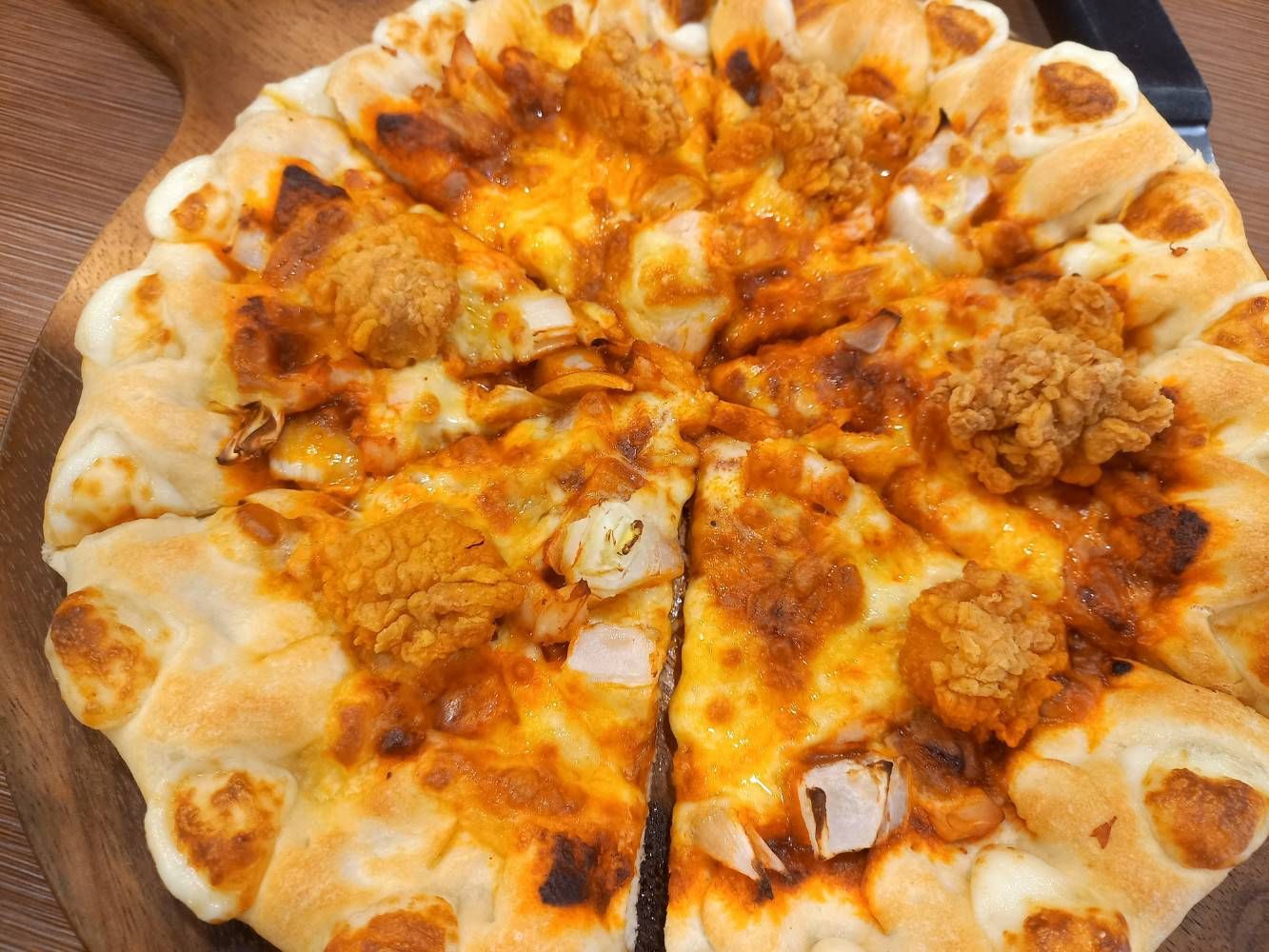 have you tried the new Pizza Hut menu collab with ... - Samsung Members