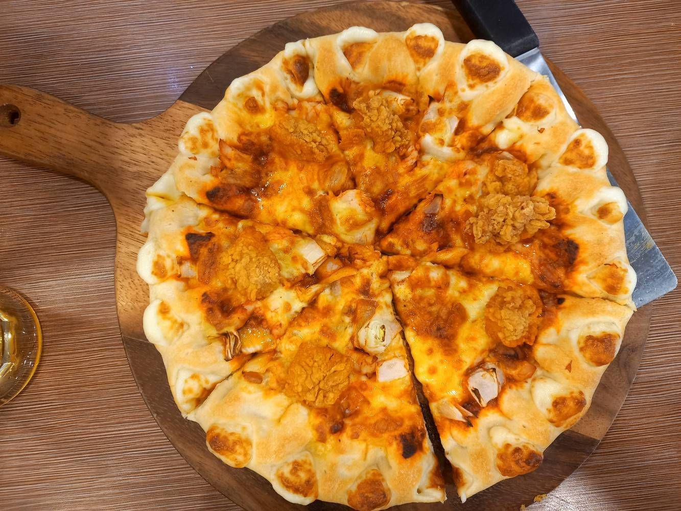 have you tried the new Pizza Hut menu collab with ... - Samsung Members