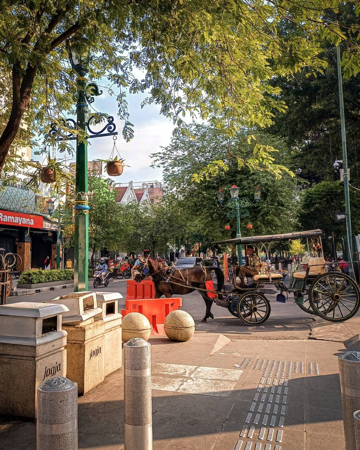 Selamat Bertugas Pak Kusir - Samsung Members