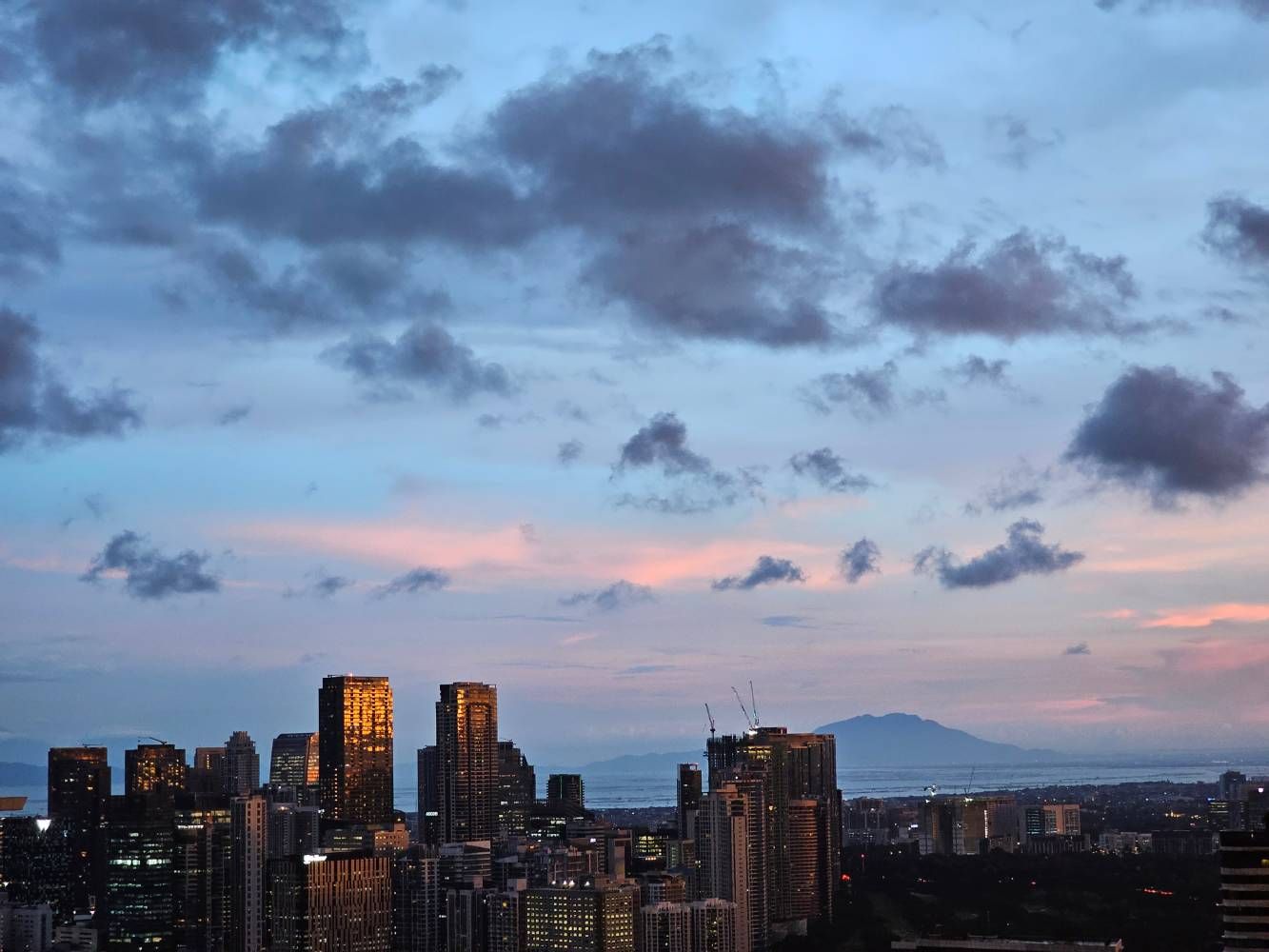 Mount Makiling and BGC 🌇🌆🌄🌅 - Samsung Members