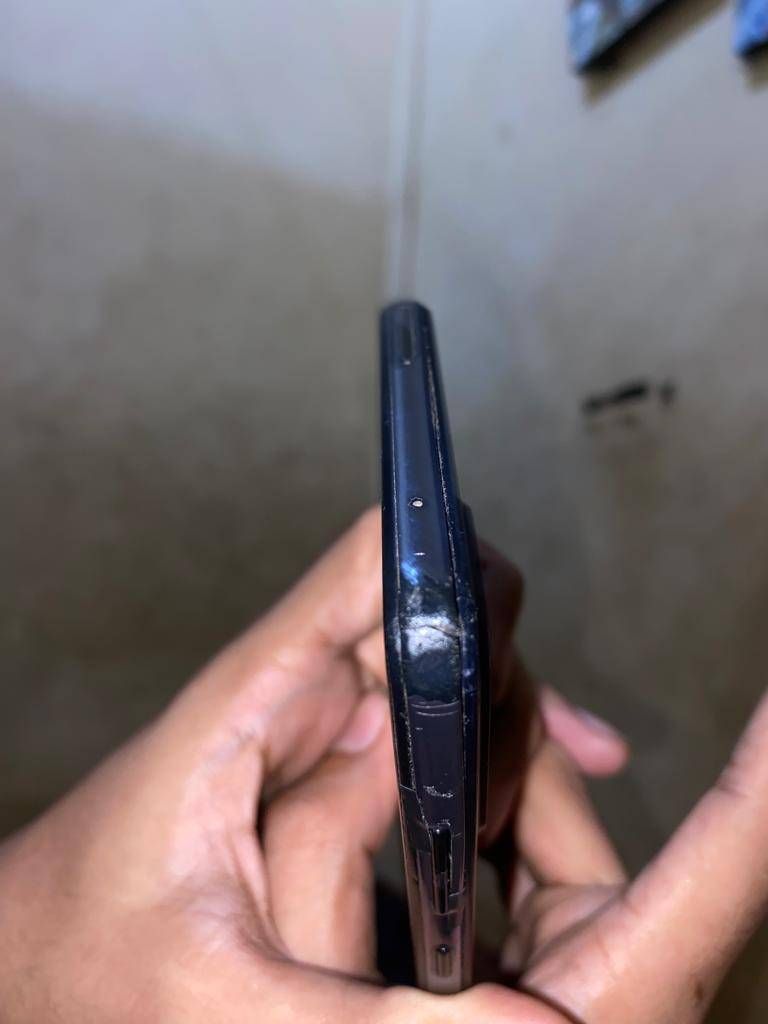 Casing retak - Samsung Members