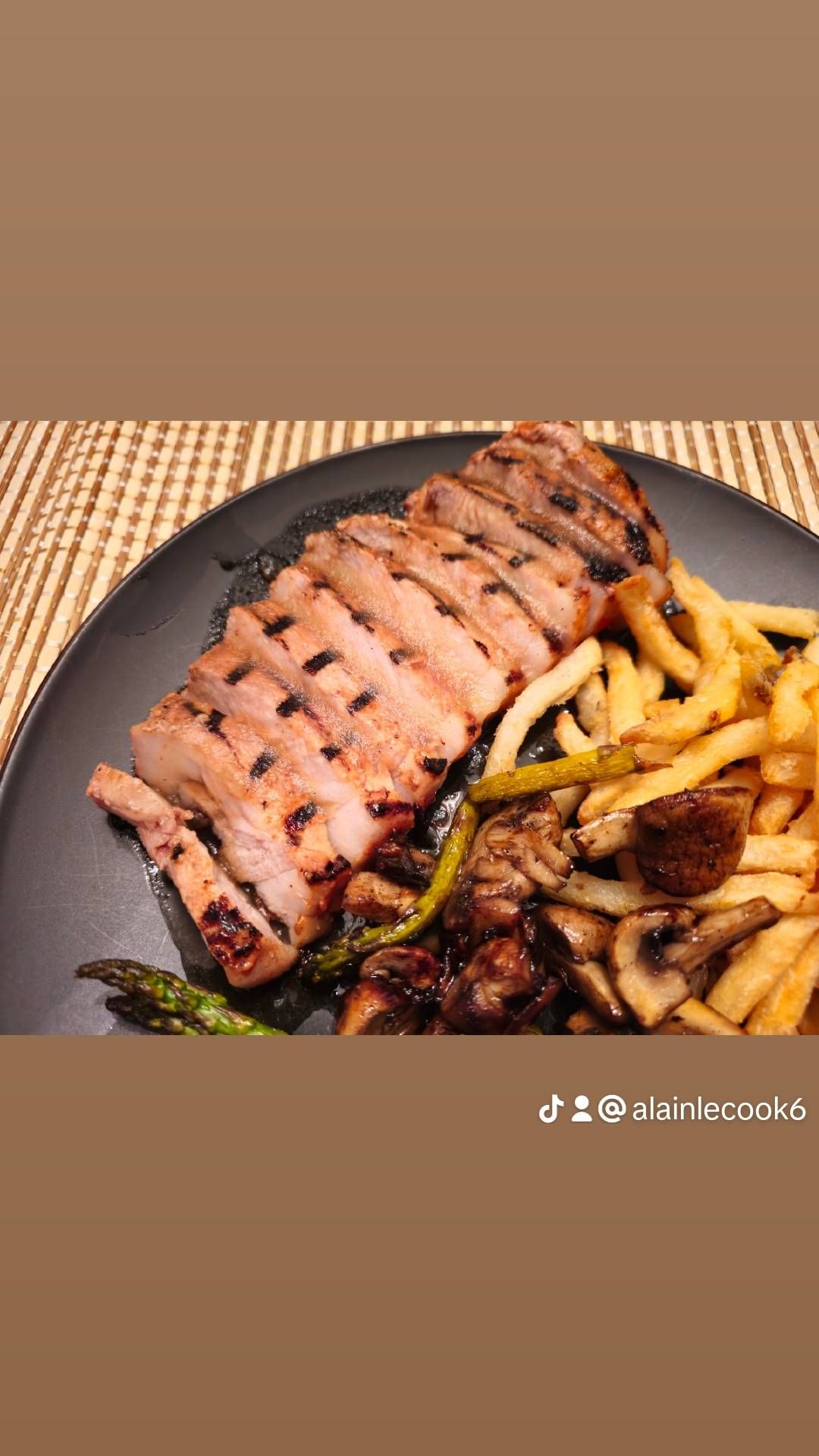 Bbq time ! Chop de porc ,asperges et champignons, ... - Samsung Members