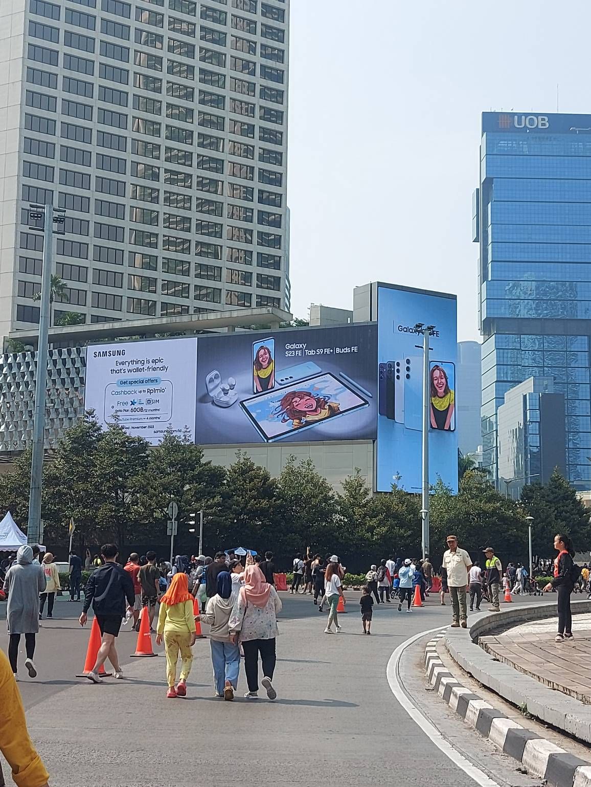 Iklan Billboard Samsung Galaxy S23 FE, Tab S9 FE+ ... - Samsung Members