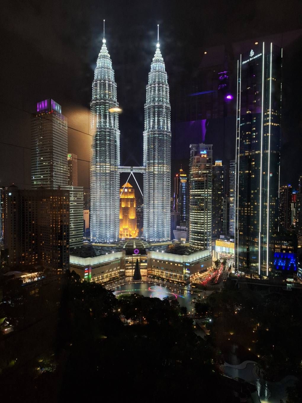 KLCC nite time - Samsung Members