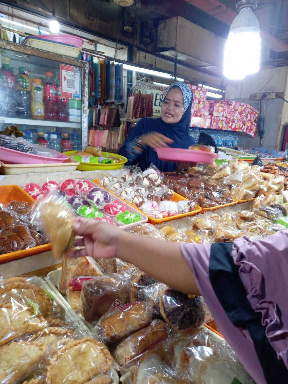 Roti ini harga nya berapa bu? - Samsung Members