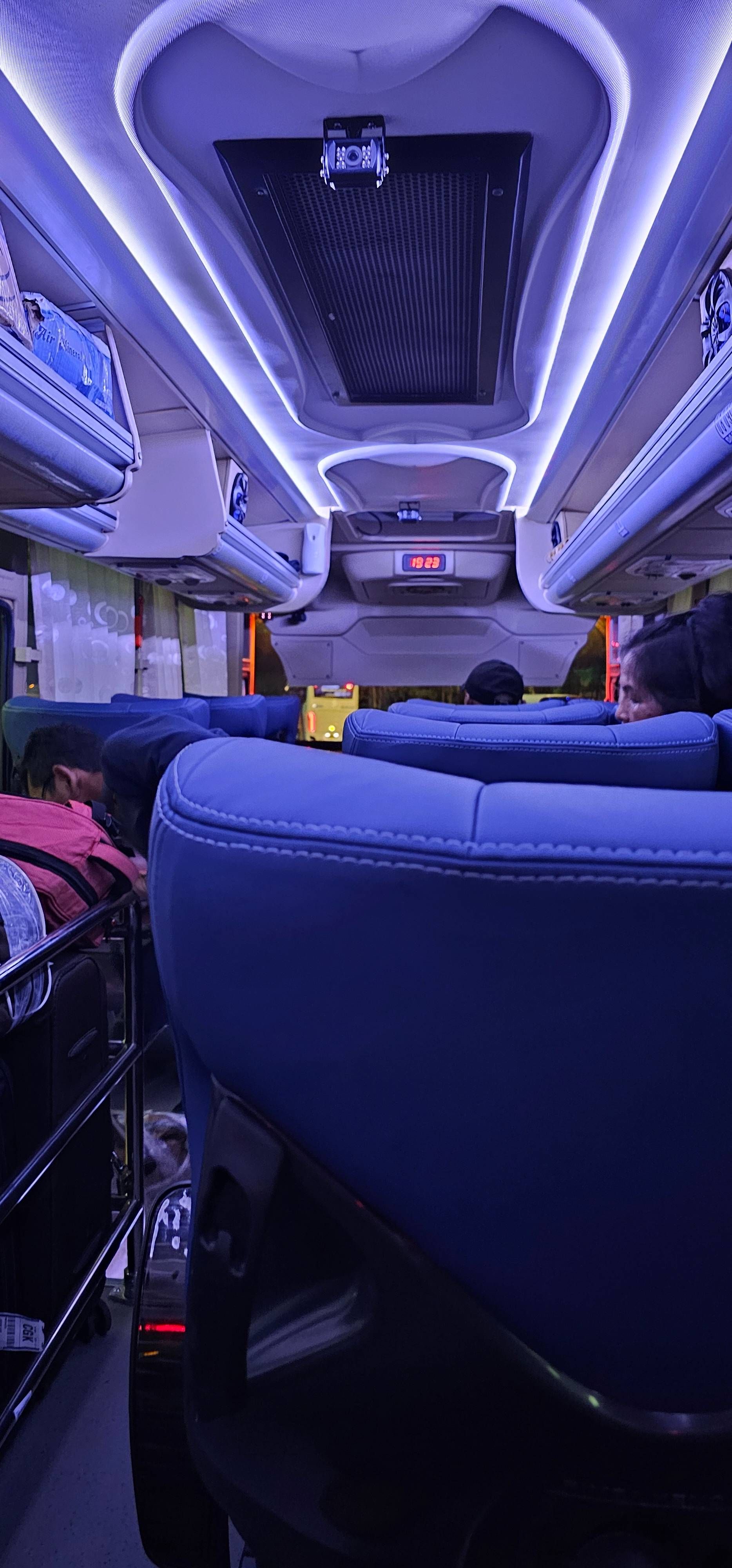 Interior Bus Damri Bandara - Samsung Members