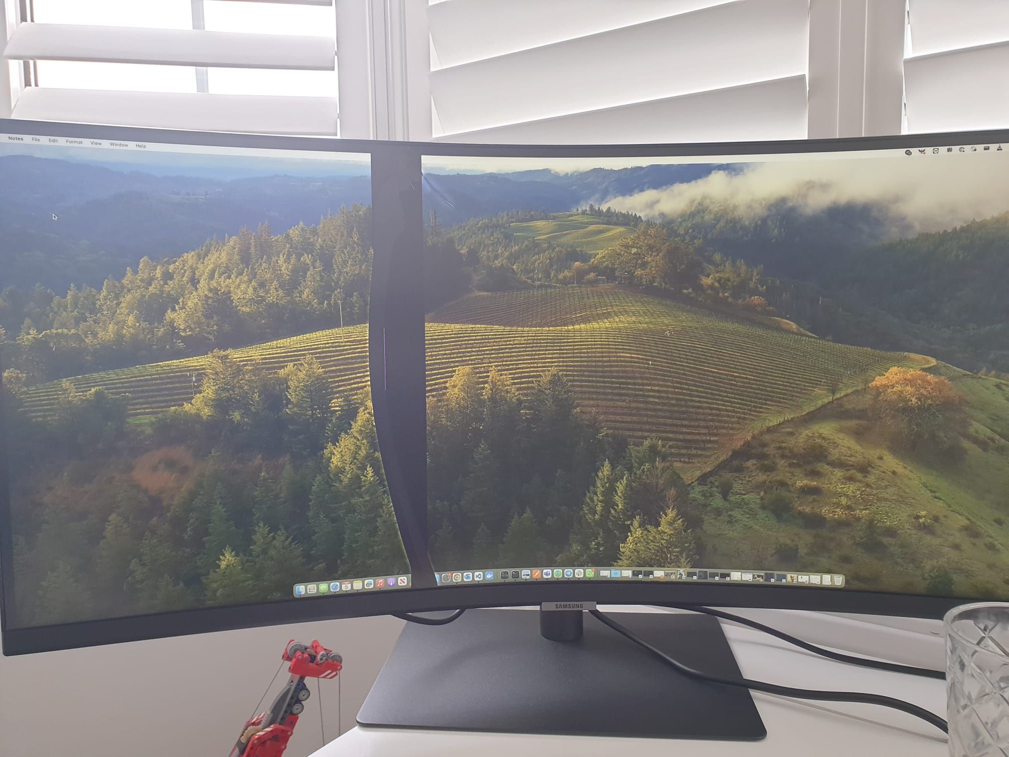 Curved internal screen crack brushed off as physic... - Samsung Members