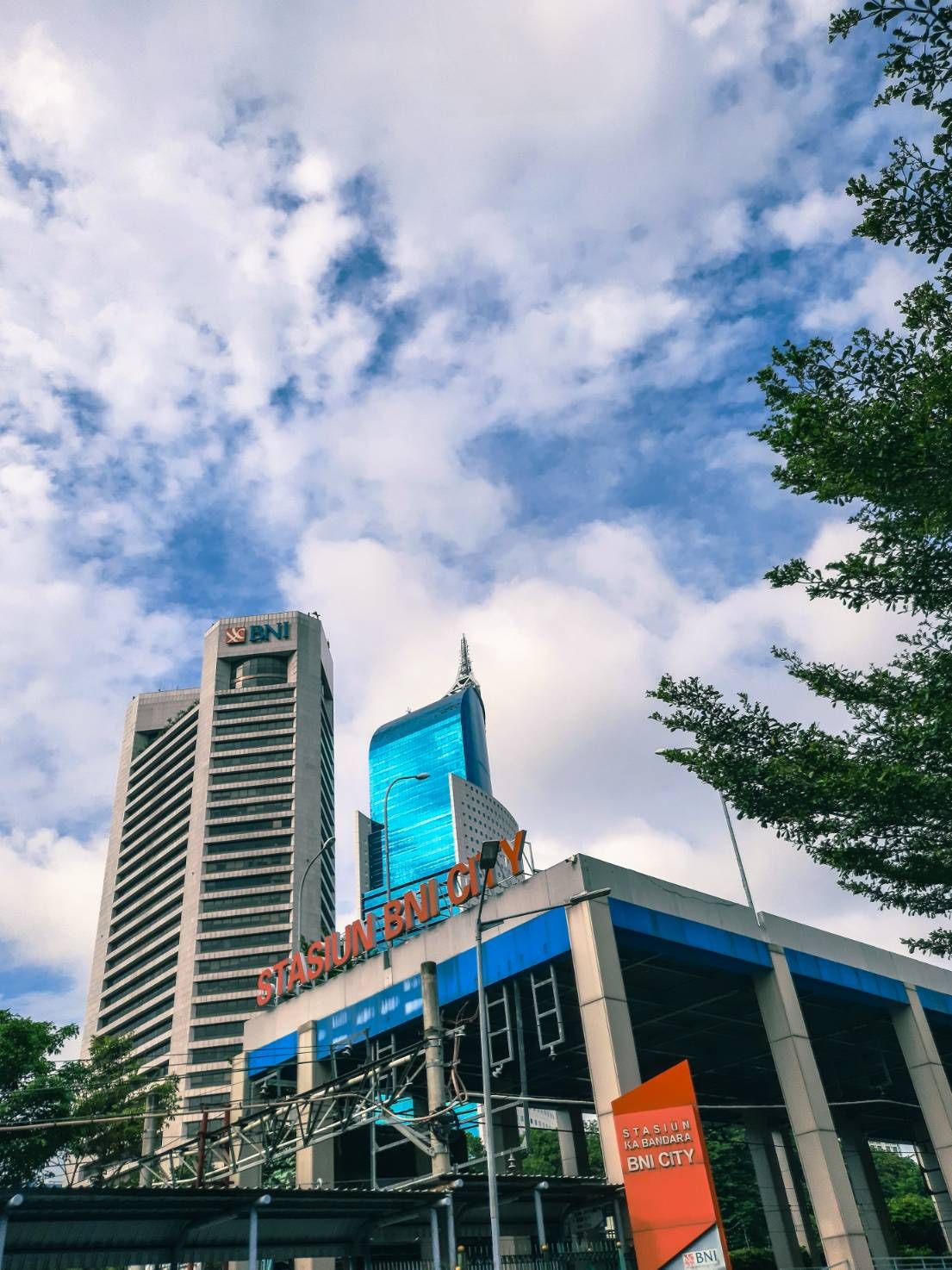 gedung & stasiun - Samsung Members