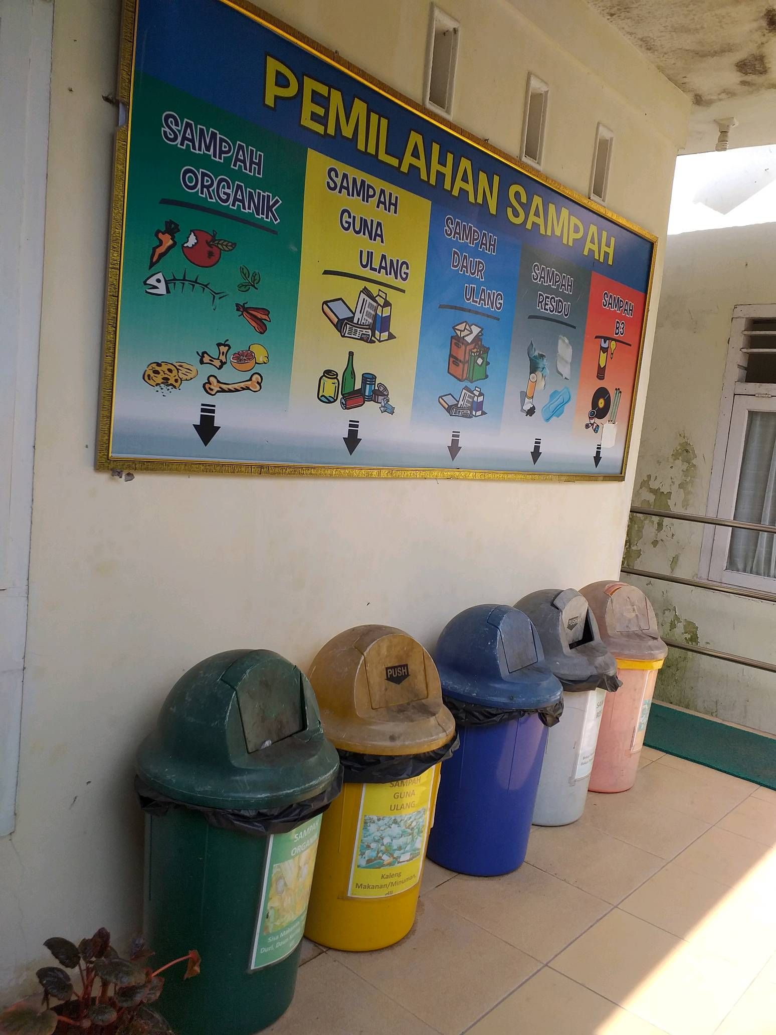 masukan sampah sesuai kelompoknya - Samsung Members