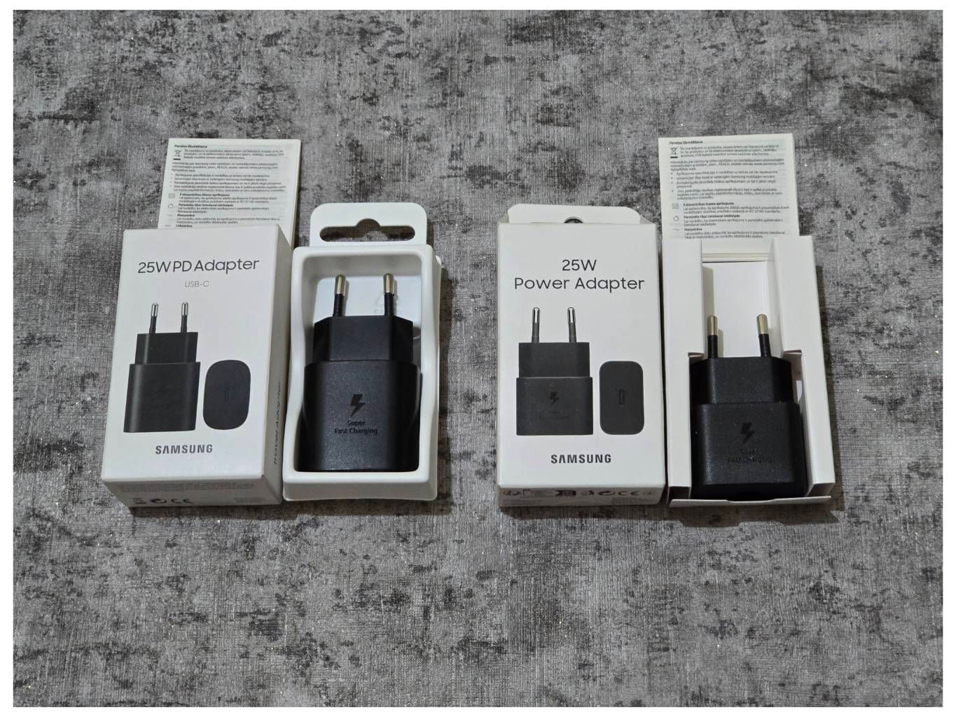 Sedikit Perbedaan Dari kedua Charger 25w - Samsung Members