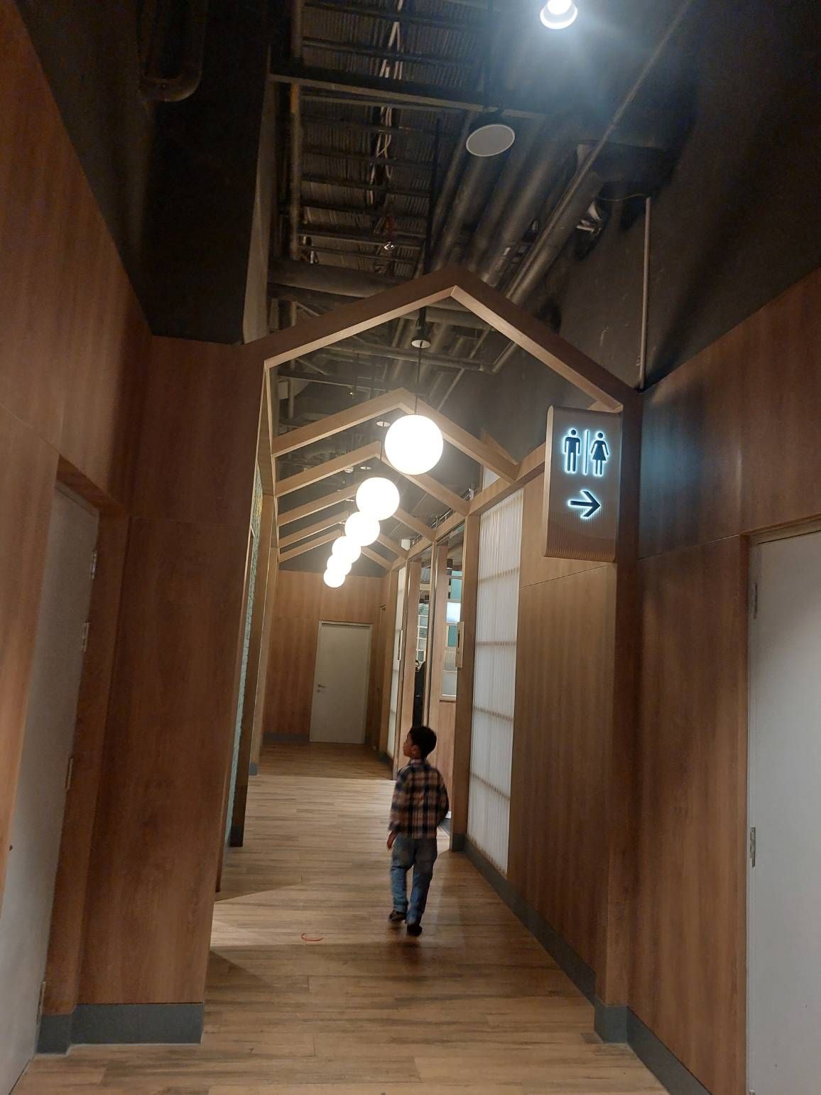 Liminal Space On Toilet Of Living World Kota Wisat... - Samsung Members