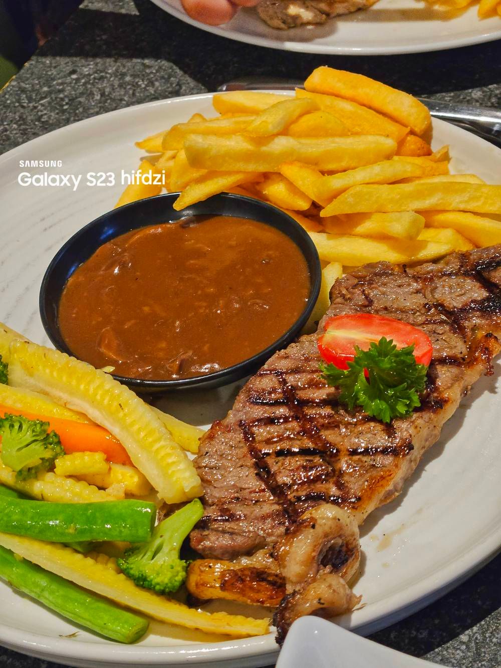 Aussie sirloin steak Kedai Steak Nusantara - Samsung Members