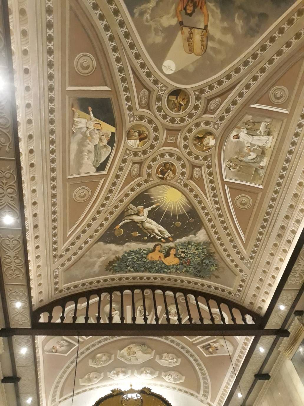 Interior design of the Church - Samsung Members