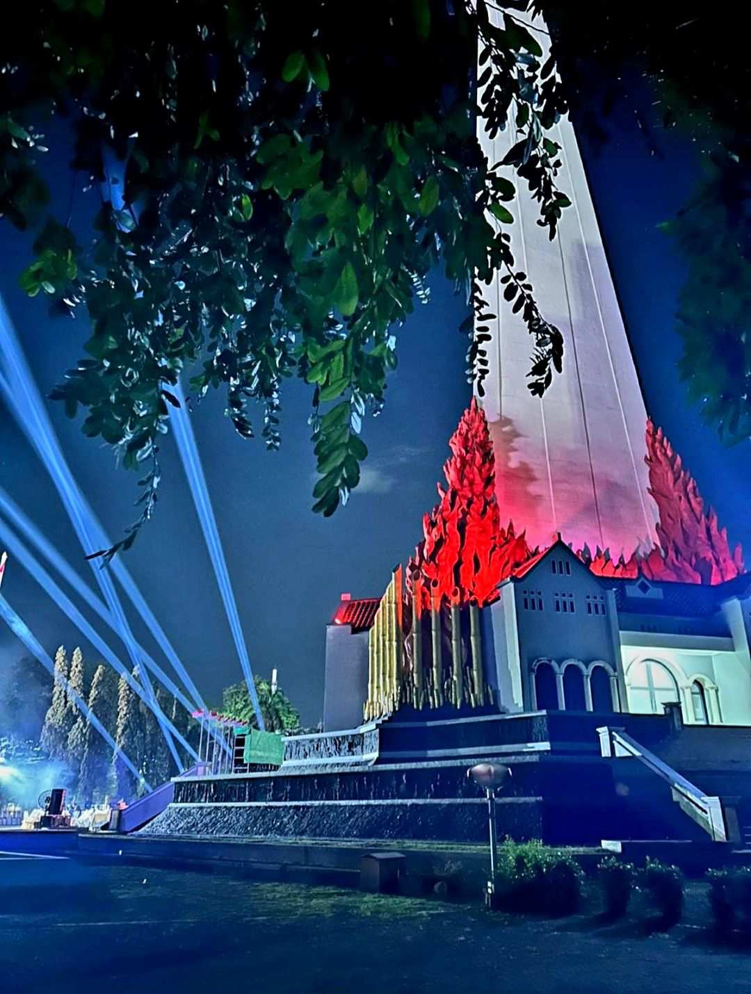 Monumen Mandala - Samsung Members