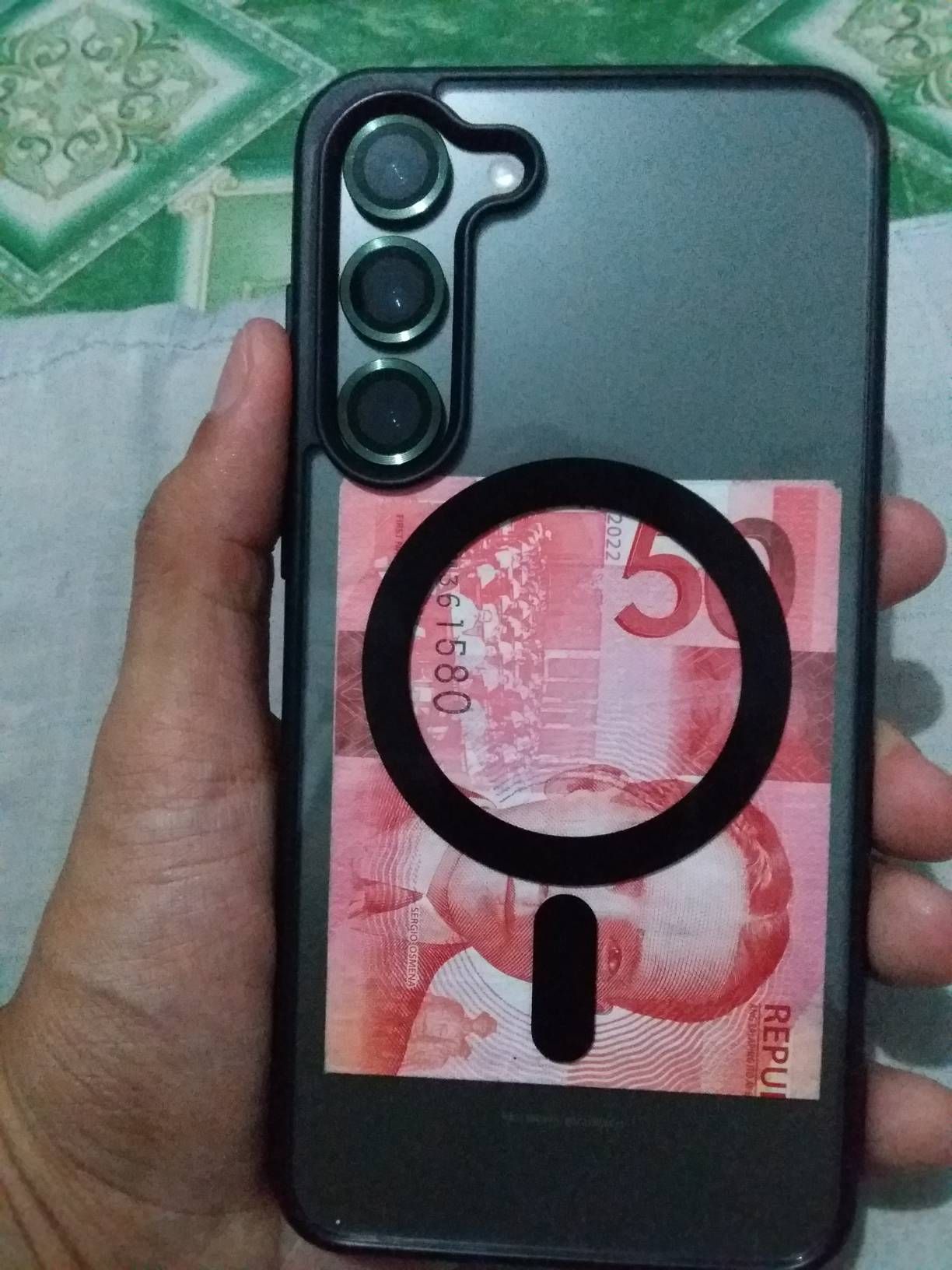 Paper Money bill in a phone case - Samsung Members