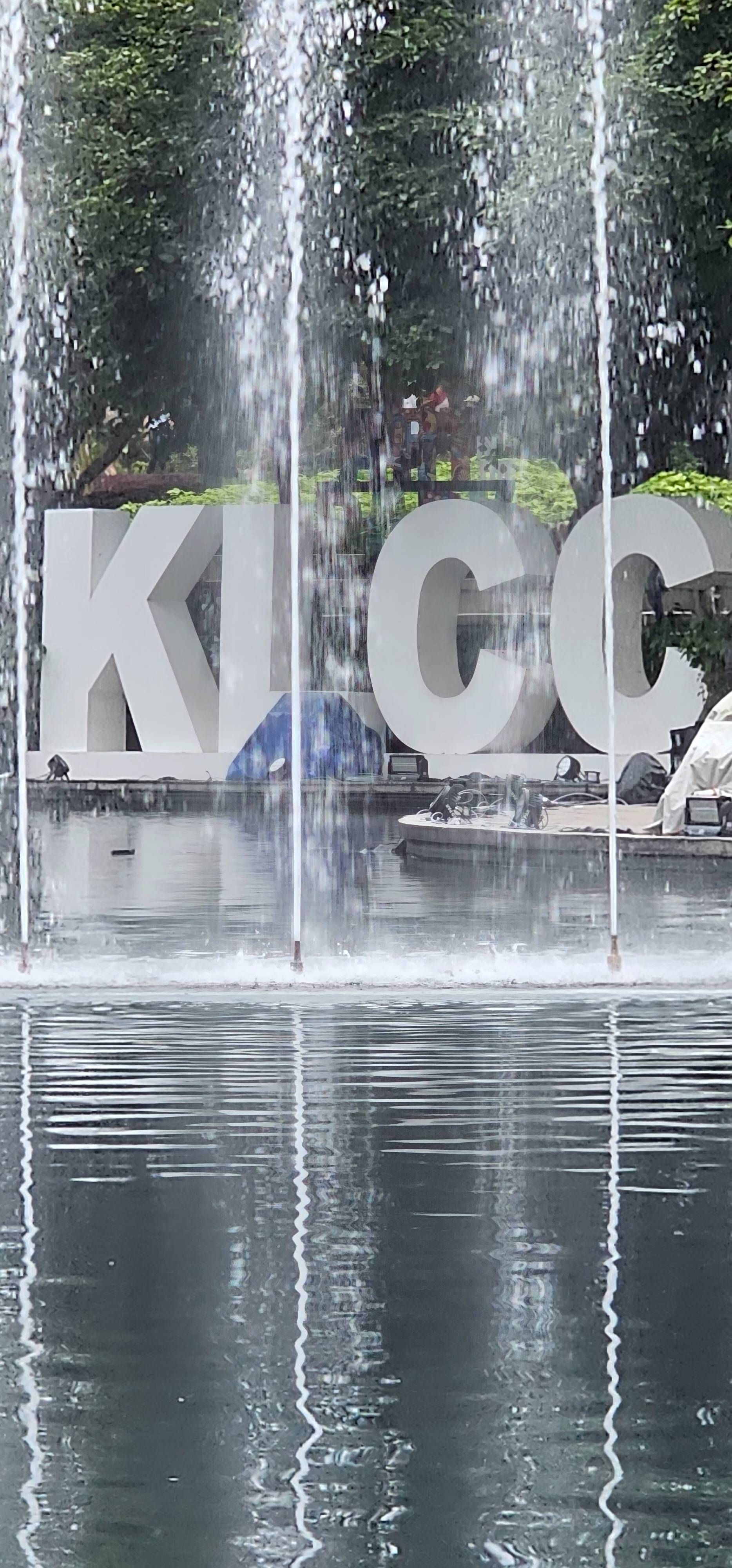 Water reflections illusion at the KLCC #SamsungMem... - Samsung Members