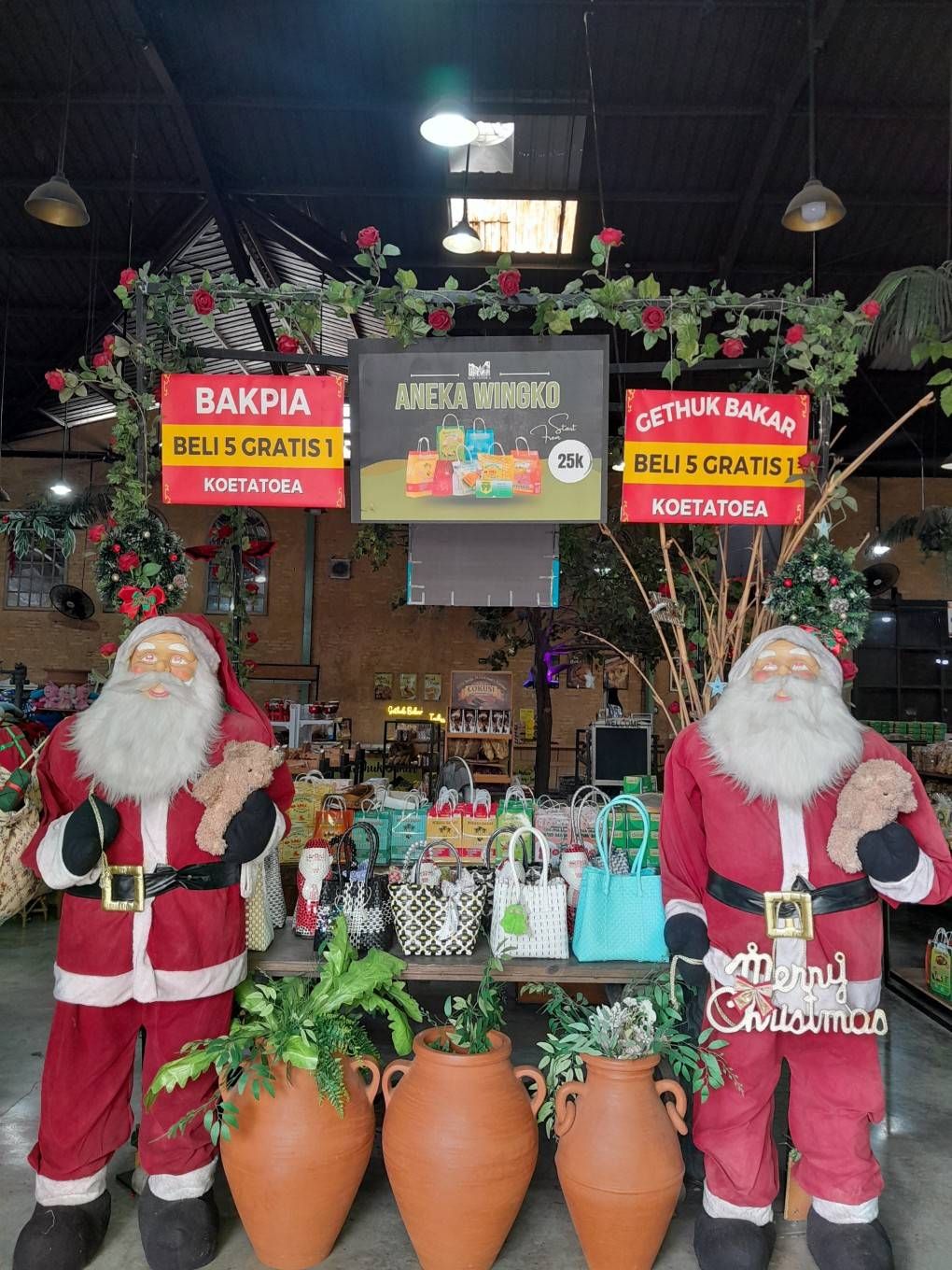 Dua patung santa - Samsung Members