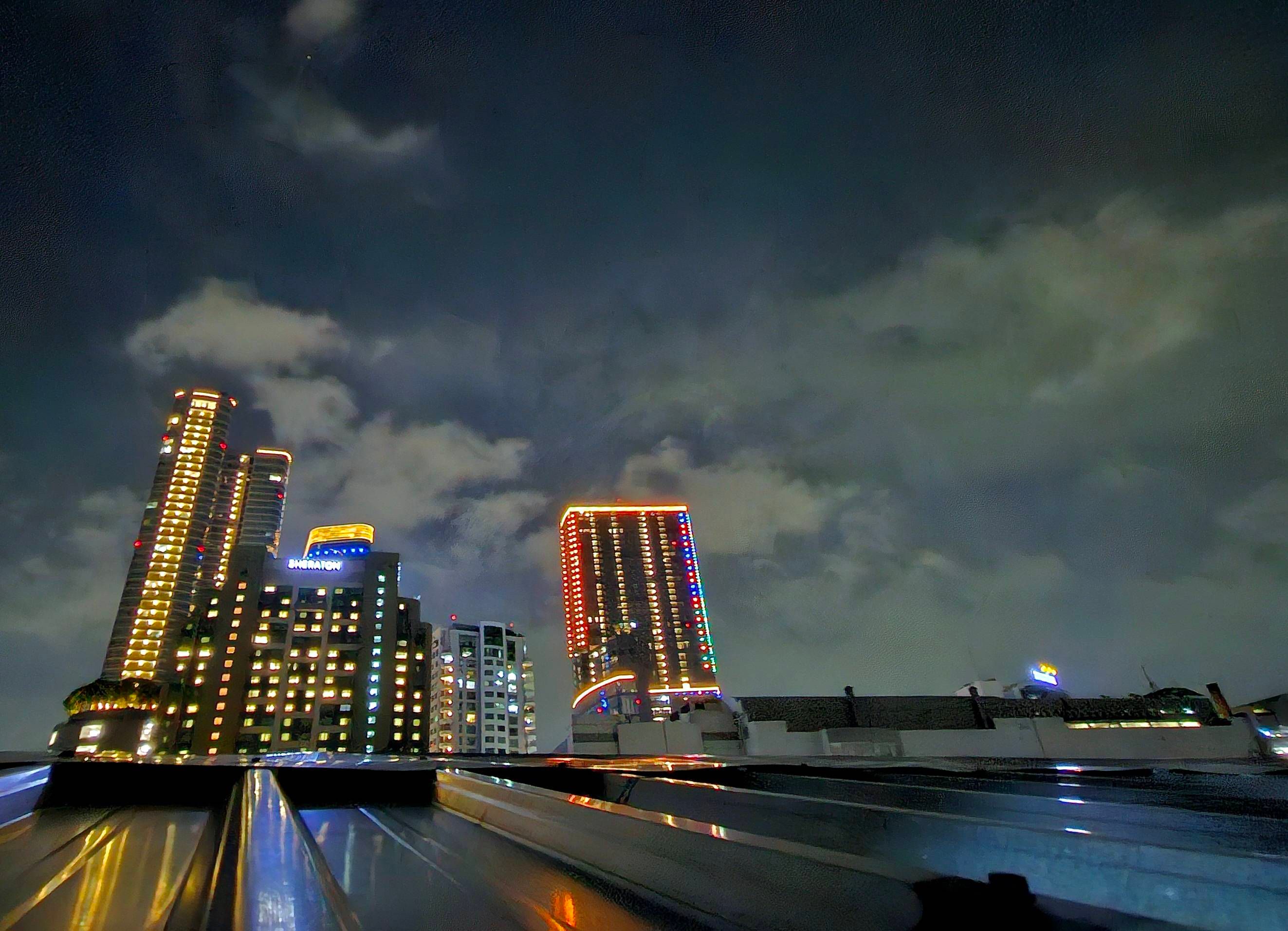 Malam di Atap Rumah - Samsung Members